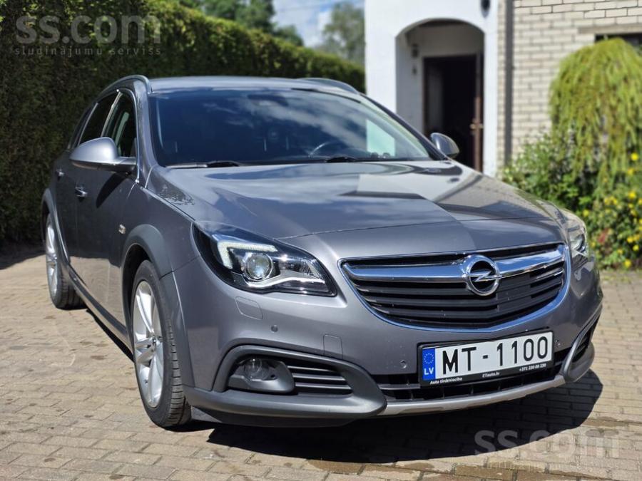 Grey Opel Insignia 2016 in Jelgava, with an engine capacity of 2.00 L and mileage of 240 thousand km for 6500 €, photo 3 on AUTOMOTO.COM.LV