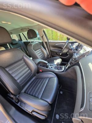 Grey Opel Insignia 2016 in Jelgava, with an engine capacity of 2.00 L and mileage of 240 thousand km for 6500 €, photo 9 on AUTOMOTO.COM.LV