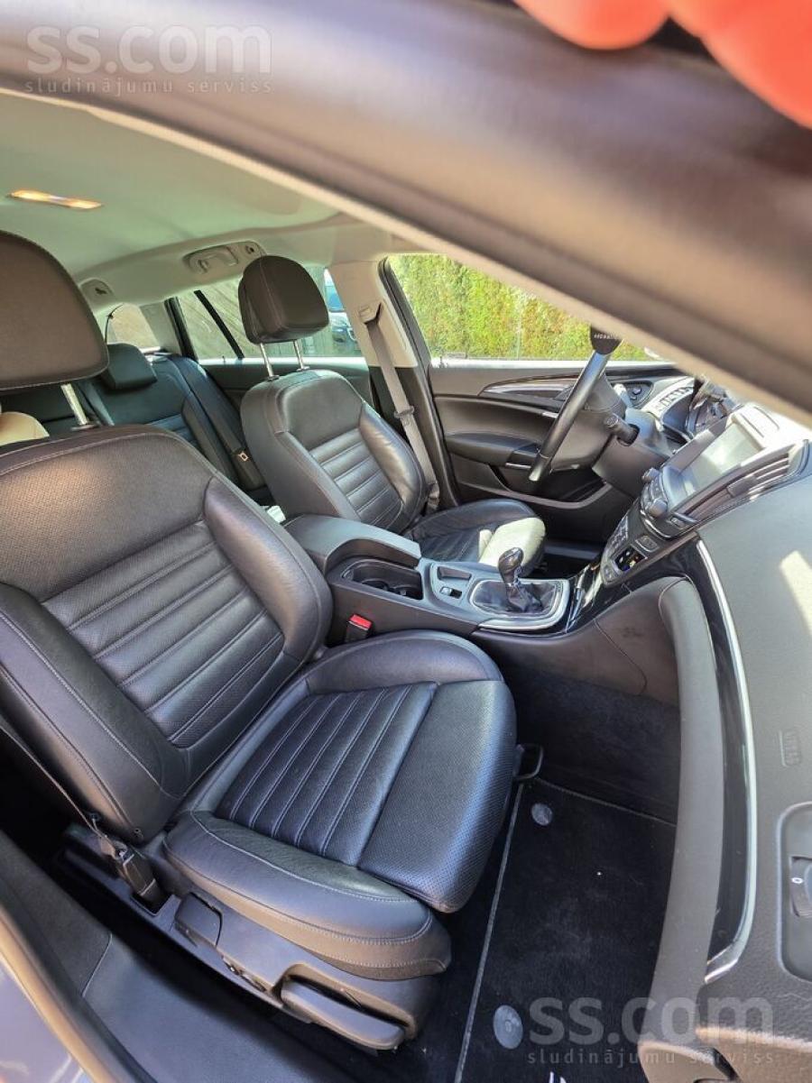 Grey Opel Insignia 2016 in Jelgava, with an engine capacity of 2.00 L and mileage of 240 thousand km for 6500 €, photo 9 on AUTOMOTO.COM.LV