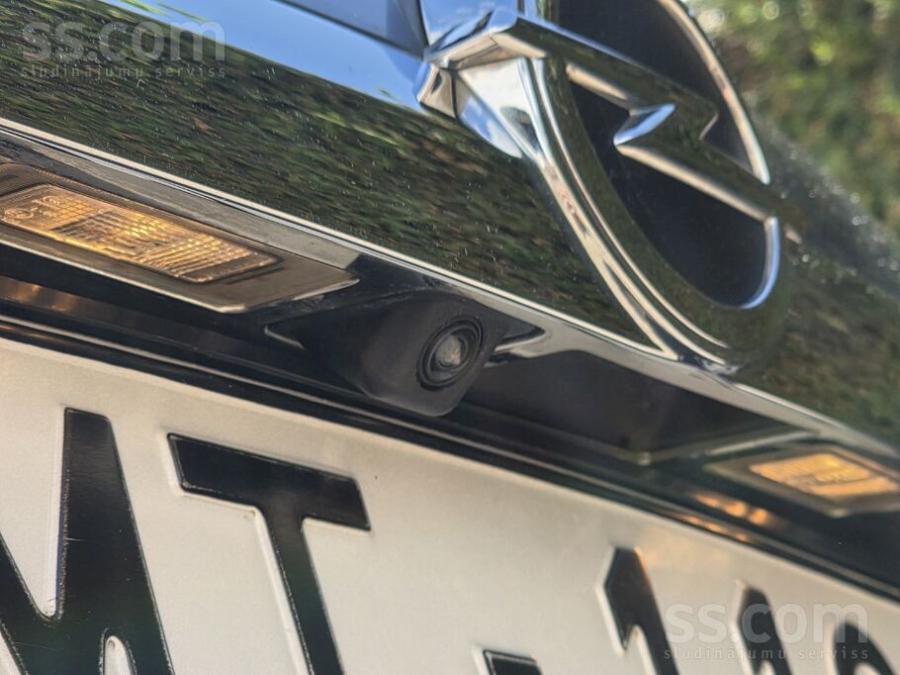 Grey Opel Insignia 2016 in Jelgava, with an engine capacity of 2.00 L and mileage of 240 thousand km for 6500 €, photo 14 on AUTOMOTO.COM.LV