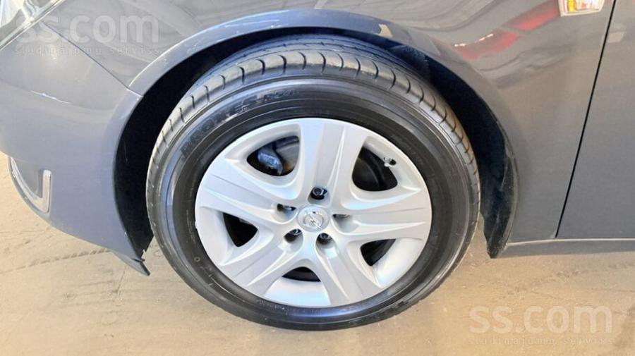 Pelēks Opel Insignia 2016 Rīga, ar dzinēja tilpumu 1.60 L un nobraukumu 182 tūkst. km par 6700 €, foto 5 vietnē AUTOMOTO.COM.LV