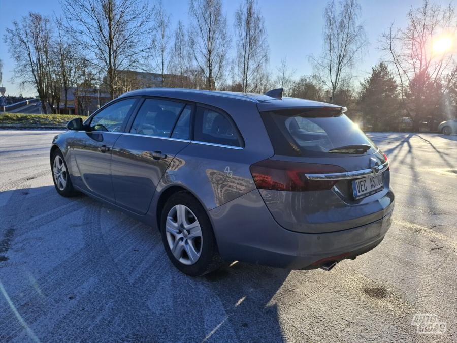 Grey Opel Insignia 2017 in Siauliai, with an engine capacity of 2.00 L and mileage of 180 thousand km for 6250 €, photo 4 on AUTOMOTO.COM.LV