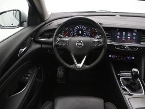 Grey Opel Insignia 2017 in Vilnius, with an engine capacity of 2.00 L and mileage of 159 thousand km for 10399 €, photo 17 on AUTOMOTO.COM.LV