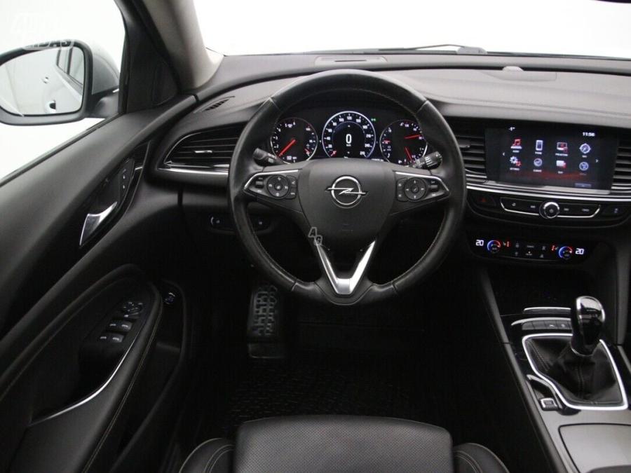 Grey Opel Insignia 2017 in Vilnius, with an engine capacity of 2.00 L and mileage of 159 thousand km for 10399 €, photo 17 on AUTOMOTO.COM.LV