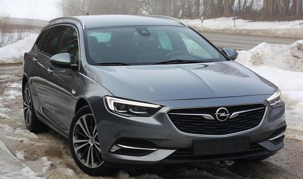 Grey Opel Insignia 2017 in Petrikaiciai, with an engine capacity of 2.00 L and mileage of 185 thousand km for 12499 €, photo 6 on AUTOMOTO.COM.LV