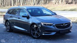 Grey Opel Insignia 2017 in Petrikaiciai, with an engine capacity of 2.00 L and mileage of 185 thousand km for 11999 €, photo 9 on AUTOMOTO.COM.LV