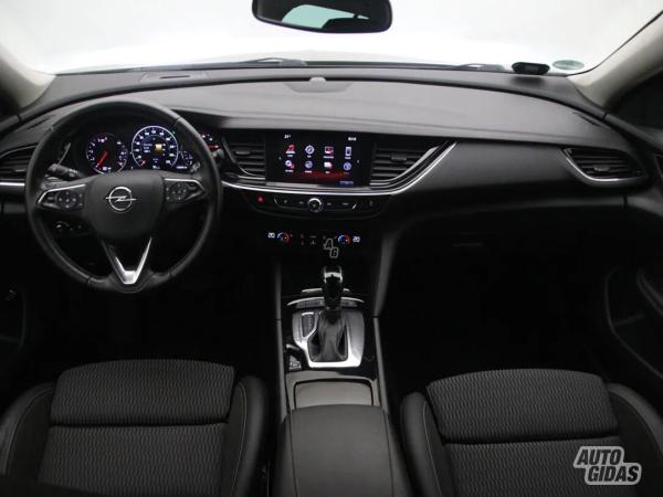 Grey Opel Insignia 2017 in Vilnius, with an engine capacity of 2.00 L and mileage of 130 thousand km for 11899 €, photo 2 on AUTOMOTO.COM.LV