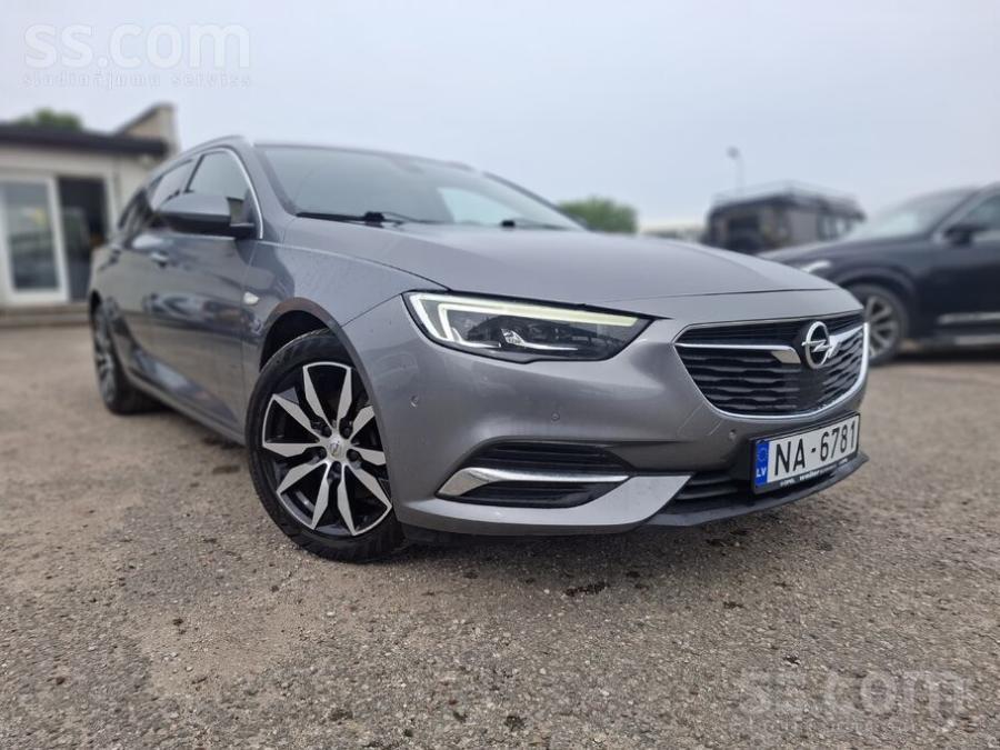 Grey Opel Insignia 2017 in Talsi, with an engine capacity of 2.00 L and mileage of 149 thousand km for 9800 €, photo 1 on AUTOMOTO.COM.LV