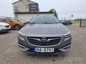 Grey Opel Insignia 2017 in Talsi, with an engine capacity of 2.00 L and mileage of 149 thousand km for 9800 €, photo 4 on AUTOMOTO.COM.LV