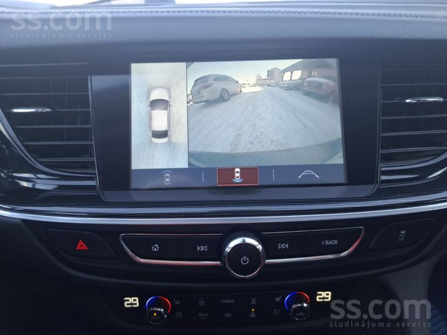 Grey Opel Insignia 2017 in Talsi, with an engine capacity of 2.00 L and mileage of 149 thousand km for 9800 €, photo 21 on AUTOMOTO.COM.LV