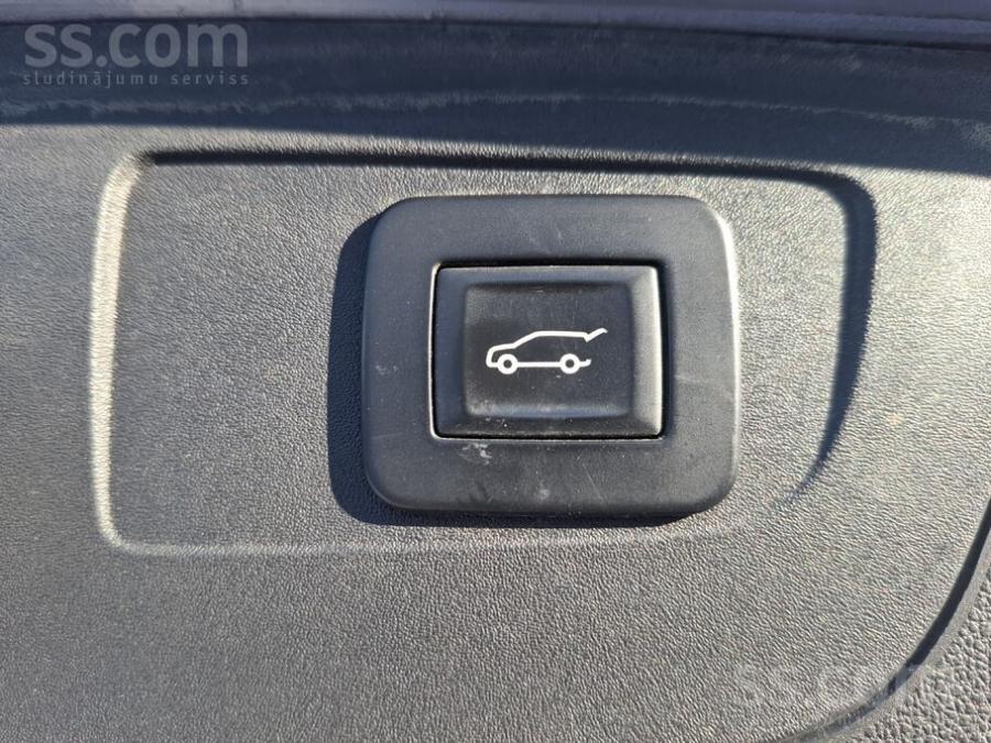 Grey Opel Insignia 2017 in Talsi, with an engine capacity of 2.00 L and mileage of 149 thousand km for 9800 €, photo 28 on AUTOMOTO.COM.LV