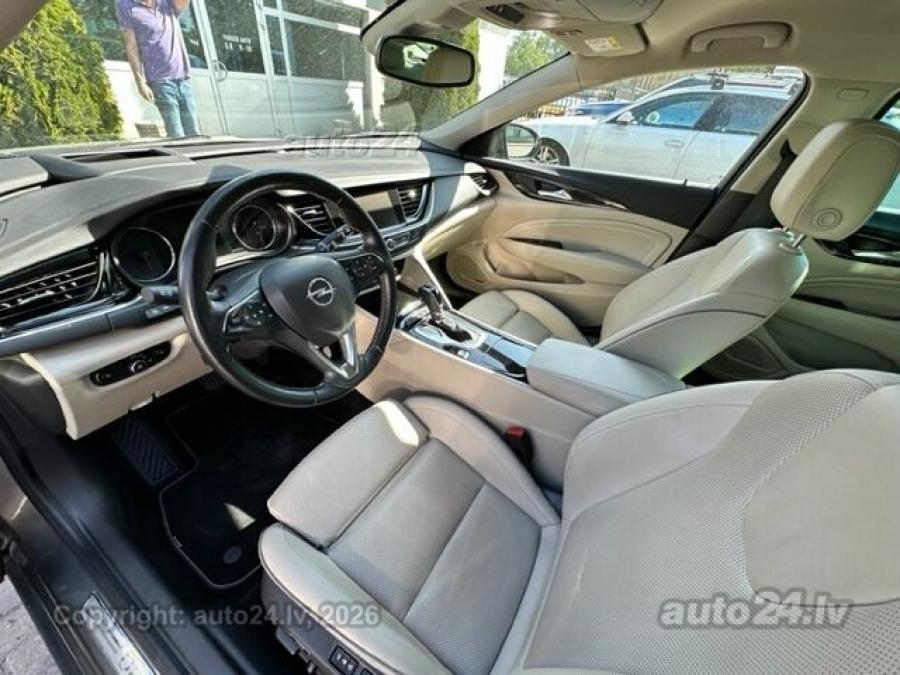 Grey Opel Insignia 2017 in Tallinn, with an engine capacity of 2.00 L and mileage of 143 thousand km for 13499 €, photo 4 on AUTOMOTO.COM.LV