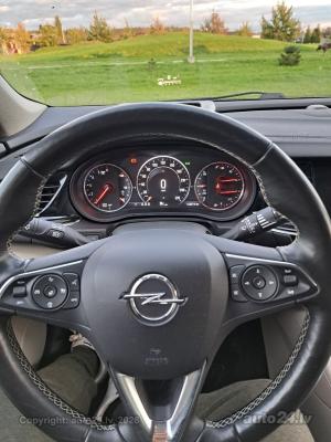 Grey Opel Insignia 2017 in Tallinn, with an engine capacity of 2.00 L and mileage of 143 thousand km for 13499 €, photo 8 on AUTOMOTO.COM.LV