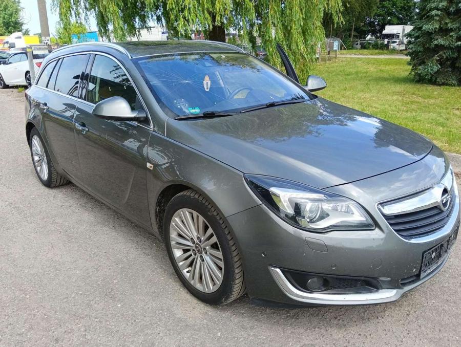 Grey Opel Insignia 2017 in Marijampole, with an engine capacity of 1.96 L and mileage of 289 thousand km for 4255 €, photo 3 on AUTOMOTO.COM.LV