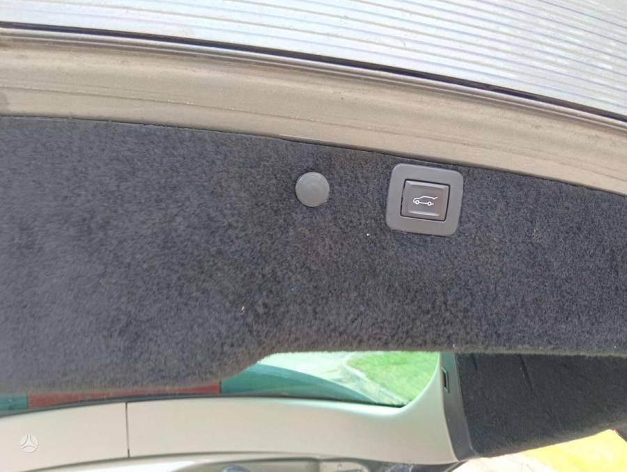 Grey Opel Insignia 2017 in Marijampole, with an engine capacity of 1.96 L and mileage of 289 thousand km for 4255 €, photo 14 on AUTOMOTO.COM.LV