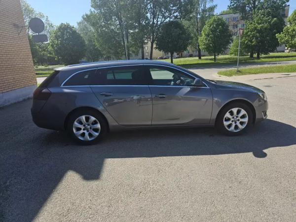 Grey Opel Insignia 2017 in Riga, with an engine capacity of 1.60 L and mileage of 325 thousand km for 5950 €, photo 4 on AUTOMOTO.COM.LV