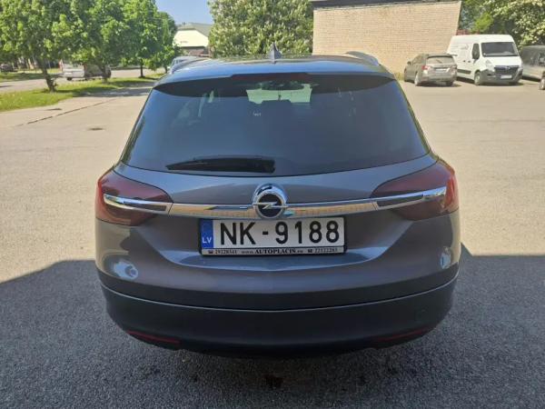 Grey Opel Insignia 2017 in Riga, with an engine capacity of 1.60 L and mileage of 325 thousand km for 5950 €, photo 6 on AUTOMOTO.COM.LV