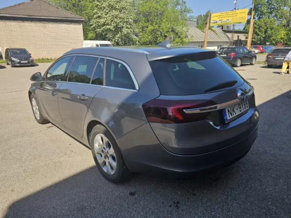 Grey Opel Insignia 2017 in Riga, with an engine capacity of 1.60 L and mileage of 325 thousand km for 5950 €, photo 7 on AUTOMOTO.COM.LV