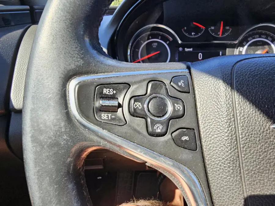 Pelēks Opel Insignia 2017 Rīga, ar dzinēja tilpumu 1.60 L un nobraukumu 325 tūkst. km par 5950 €, foto 23 vietnē AUTOMOTO.COM.LV
