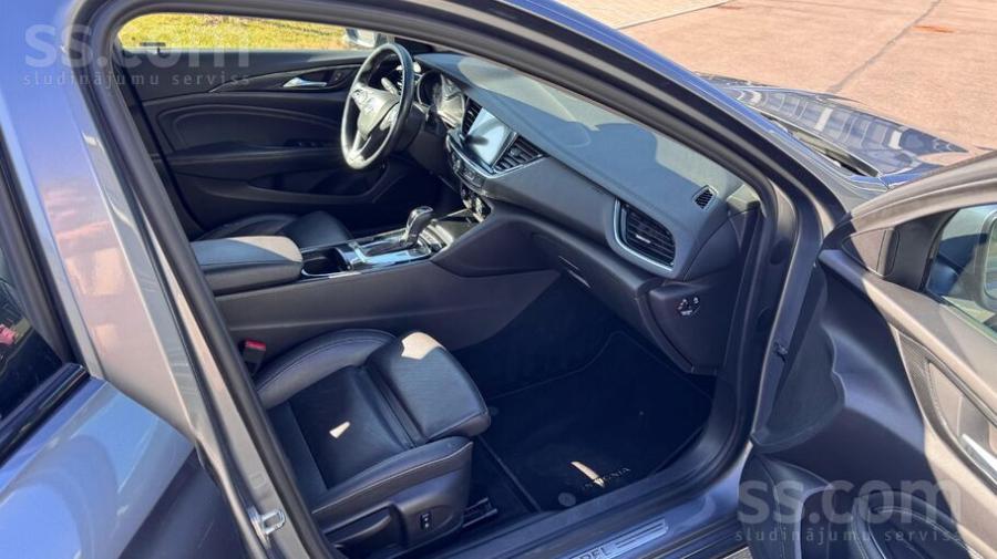 Grey Opel Insignia 2017 in Riga, with an engine capacity of 2.00 L and mileage of 213 thousand km for 6000 €, photo 7 on AUTOMOTO.COM.LV