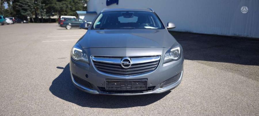 Grey Opel Insignia 2017 in Utena, with an engine capacity of 1.96 L and mileage of 290 thousand km for 4900 €, photo 7 on AUTOMOTO.COM.LV