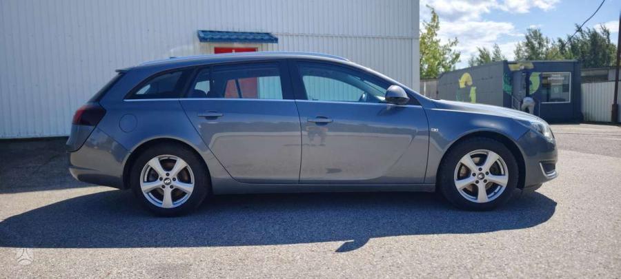 Grey Opel Insignia 2017 in Utena, with an engine capacity of 1.96 L and mileage of 290 thousand km for 4900 €, photo 8 on AUTOMOTO.COM.LV