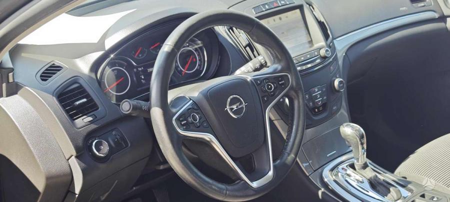 Grey Opel Insignia 2017 in Utena, with an engine capacity of 1.96 L and mileage of 290 thousand km for 4900 €, photo 10 on AUTOMOTO.COM.LV