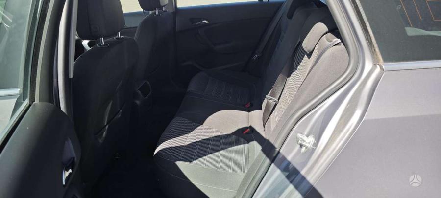Grey Opel Insignia 2017 in Utena, with an engine capacity of 1.96 L and mileage of 290 thousand km for 4900 €, photo 14 on AUTOMOTO.COM.LV