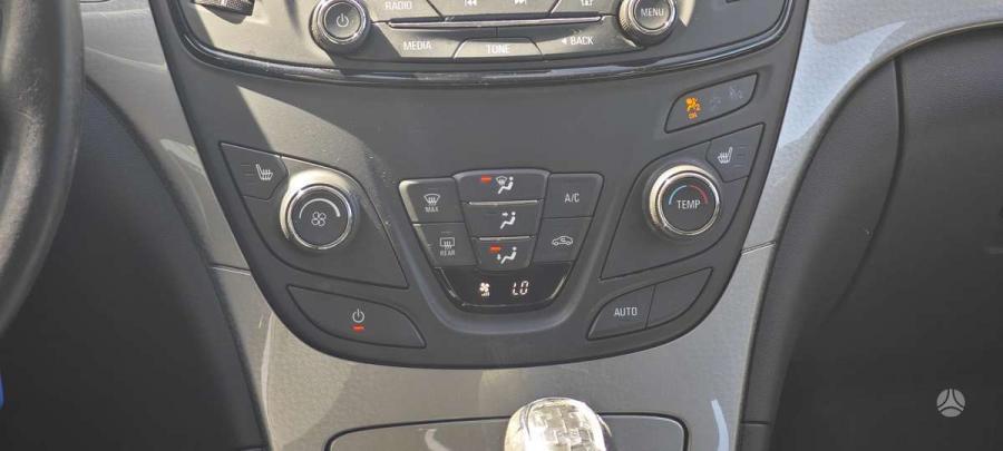 Grey Opel Insignia 2017 in Utena, with an engine capacity of 1.96 L and mileage of 290 thousand km for 4900 €, photo 18 on AUTOMOTO.COM.LV