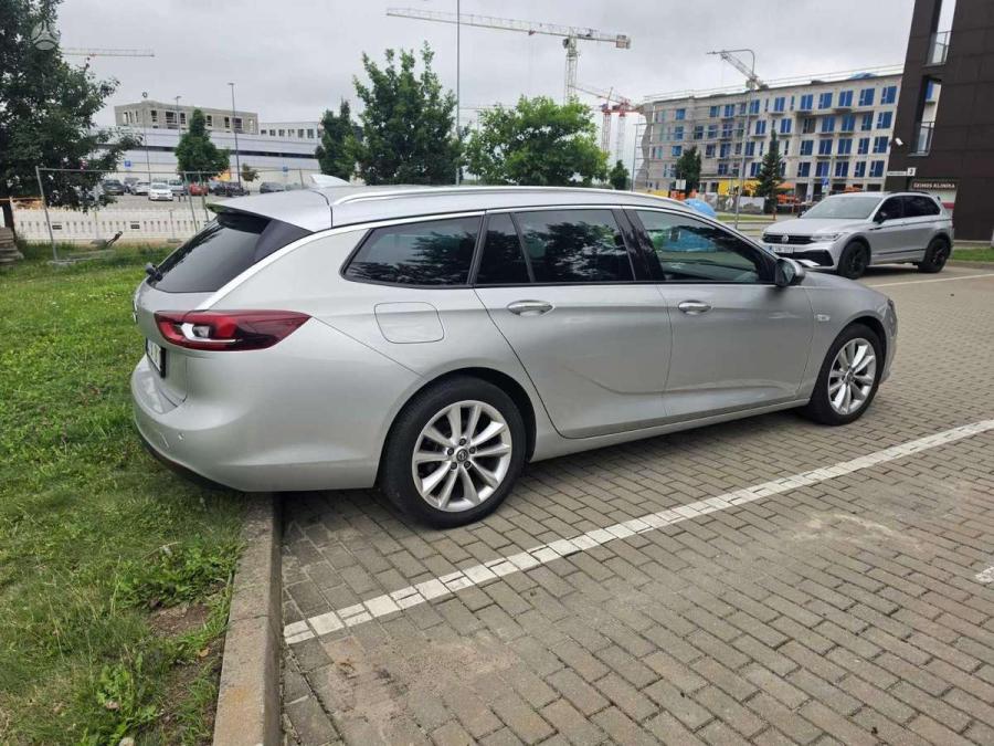 Grey Opel Insignia 2017 in Vilnius, with an engine capacity of 1.96 L and mileage of 135 thousand km for 10500 €, photo 5 on AUTOMOTO.COM.LV