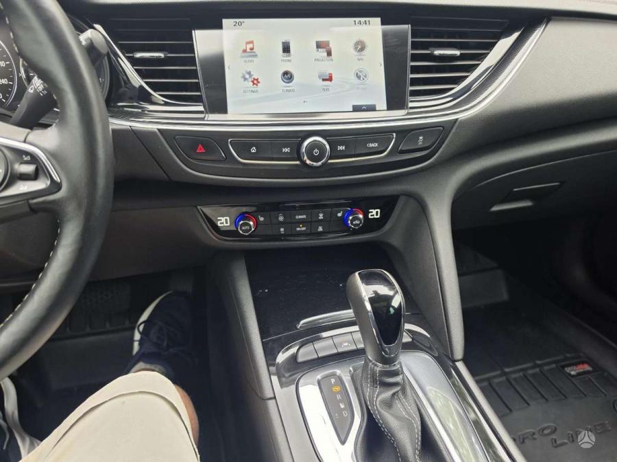 Grey Opel Insignia 2017 in Vilnius, with an engine capacity of 1.96 L and mileage of 135 thousand km for 10500 €, photo 12 on AUTOMOTO.COM.LV