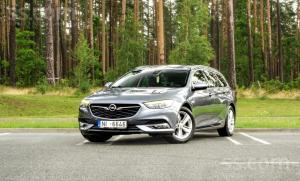 Grey Opel Insignia 2017 in Riga, with an engine capacity of 2.00 L and mileage of 253 thousand km for 8190 €, photo  on AUTOMOTO.COM.LV