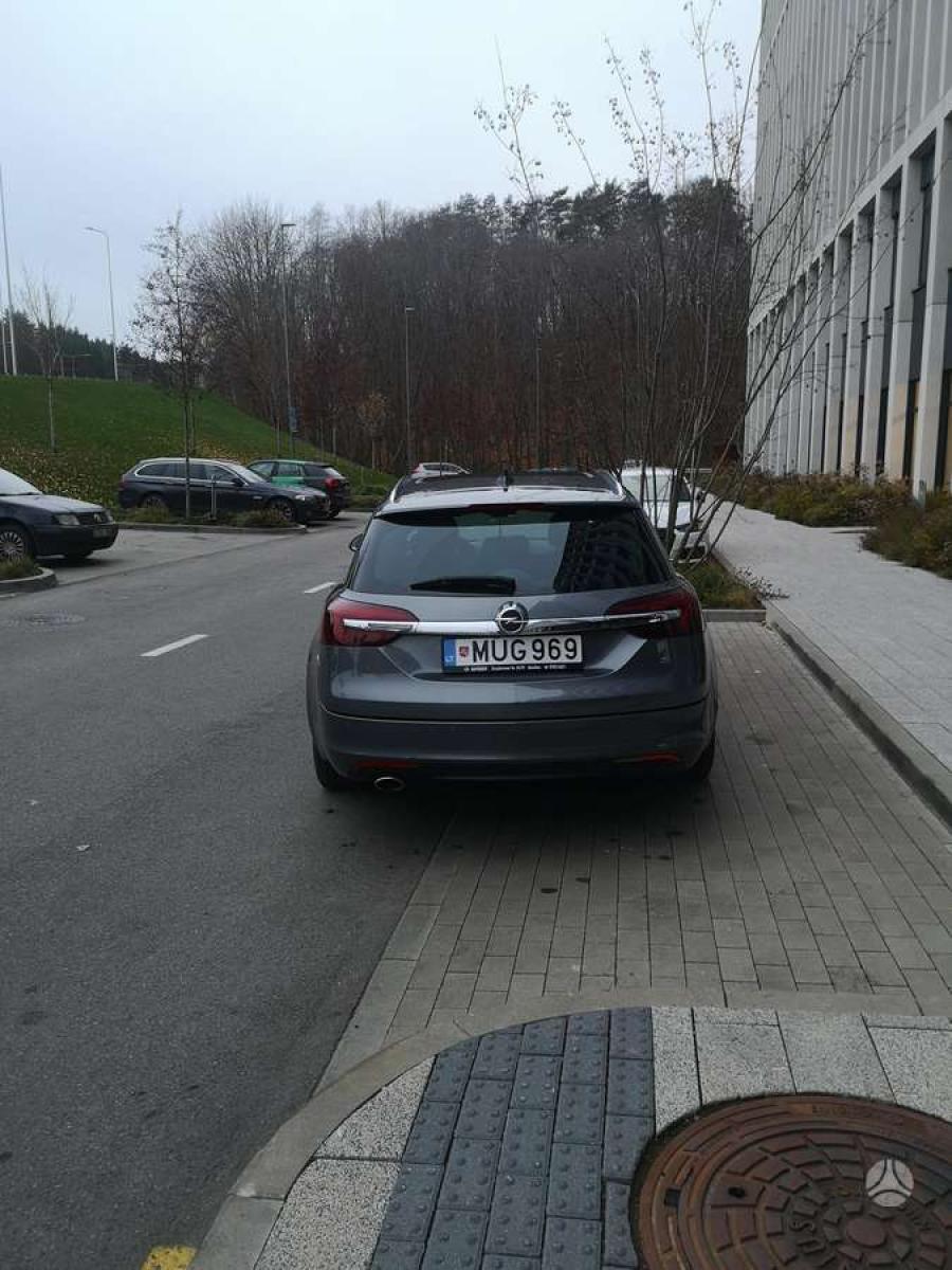 Grey Opel Insignia 2017 in Vilnius, with an engine capacity of 1.96 L and mileage of 315 thousand km for 4999 €, photo 5 on AUTOMOTO.COM.LV