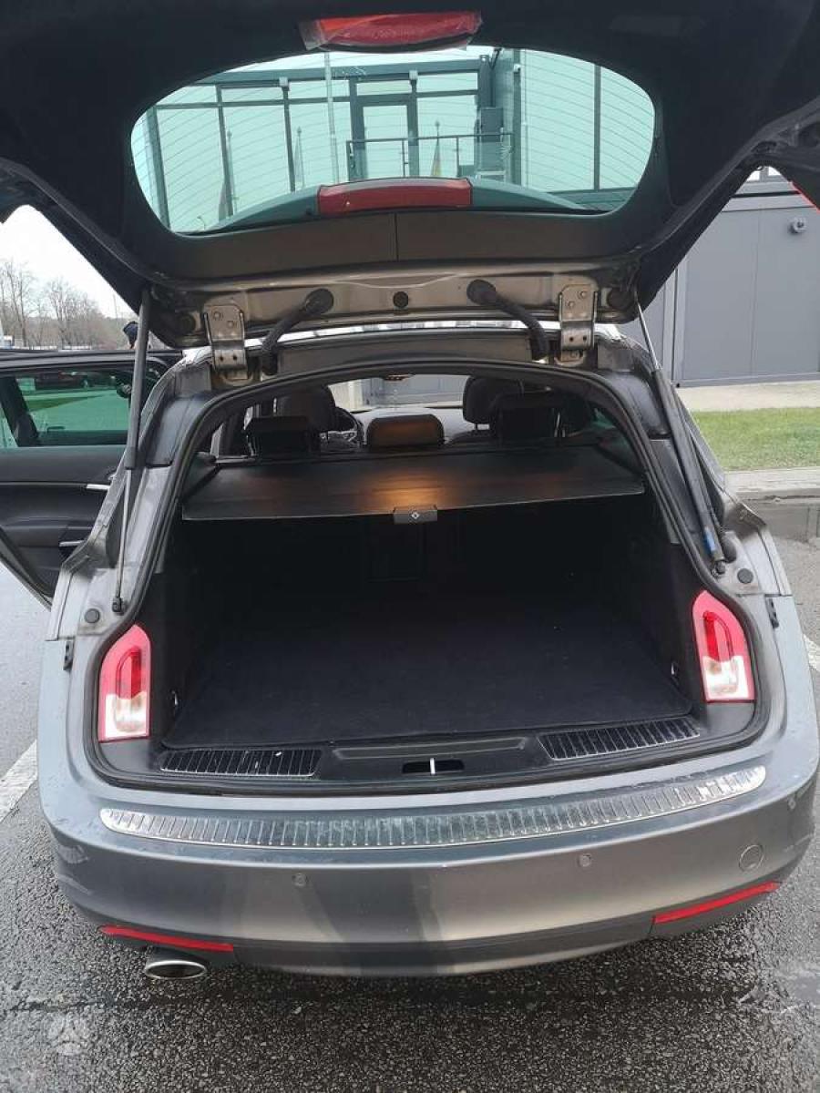 Grey Opel Insignia 2017 in Vilnius, with an engine capacity of 1.96 L and mileage of 315 thousand km for 4999 €, photo 6 on AUTOMOTO.COM.LV