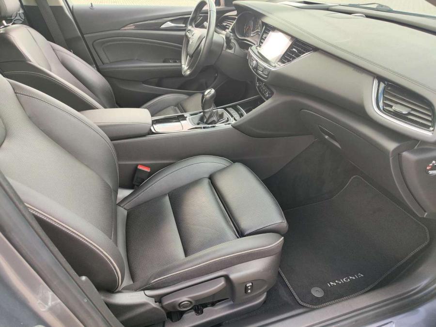 Grey Opel Insignia 2017 in Marijampole, with an engine capacity of 1.96 L and mileage of 143 thousand km for 11700 €, photo 9 on AUTOMOTO.COM.LV