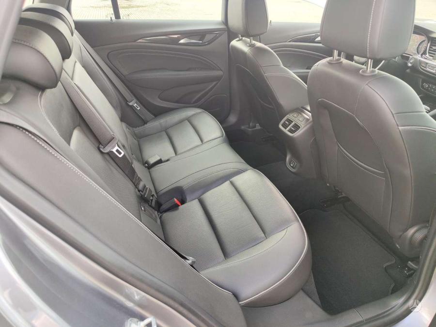 Grey Opel Insignia 2017 in Marijampole, with an engine capacity of 1.96 L and mileage of 143 thousand km for 11700 €, photo 10 on AUTOMOTO.COM.LV