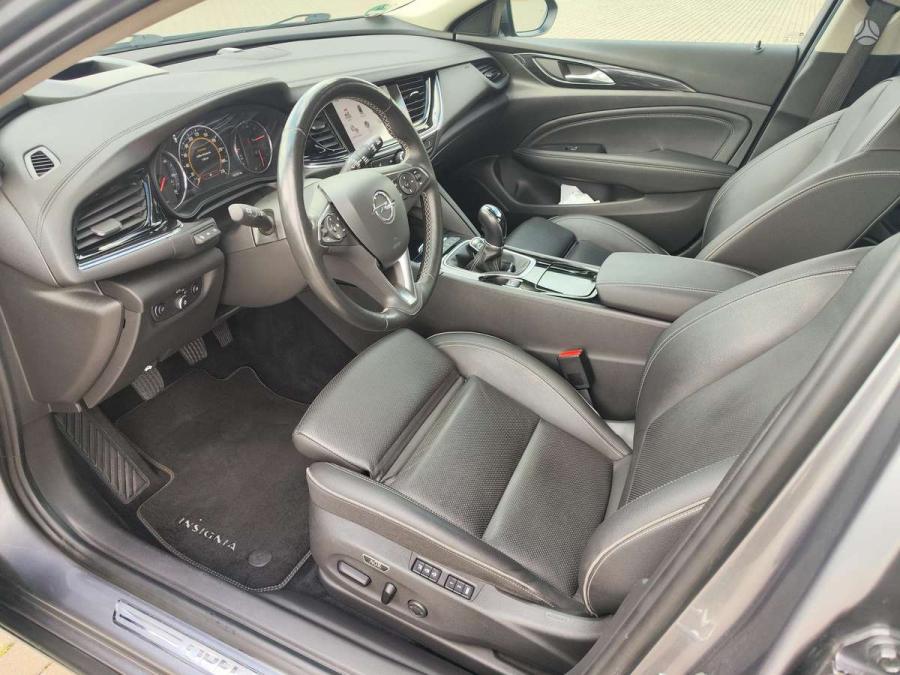 Grey Opel Insignia 2017 in Marijampole, with an engine capacity of 1.96 L and mileage of 143 thousand km for 11700 €, photo 12 on AUTOMOTO.COM.LV