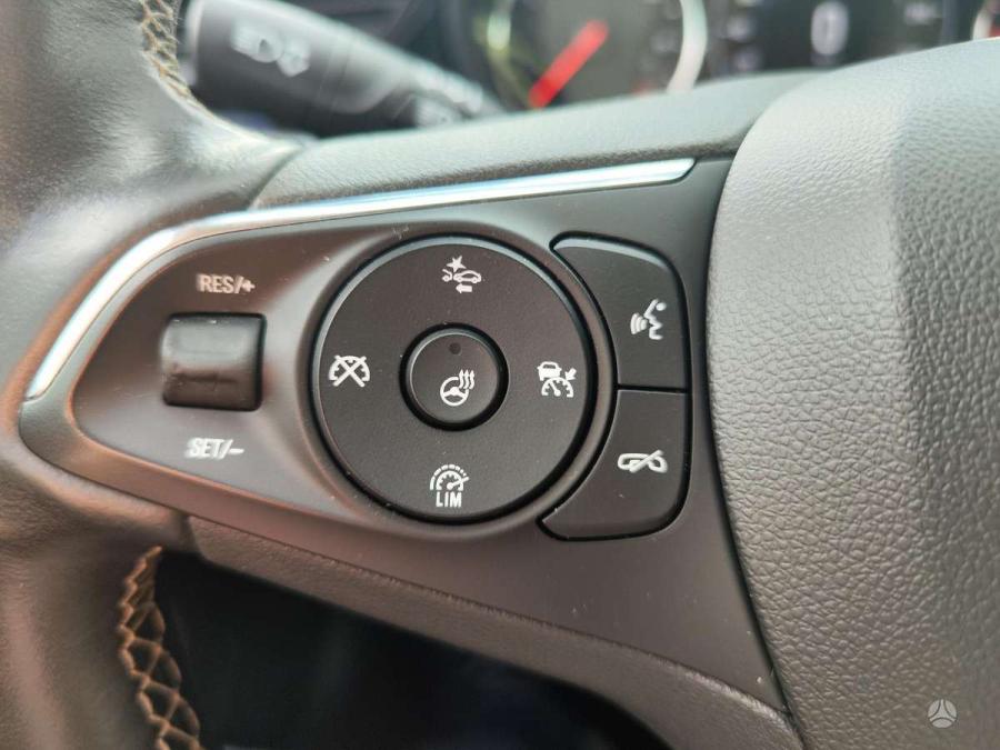 Grey Opel Insignia 2017 in Marijampole, with an engine capacity of 1.96 L and mileage of 143 thousand km for 11700 €, photo 19 on AUTOMOTO.COM.LV