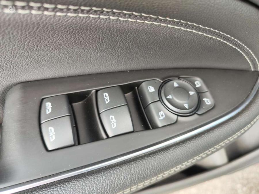 Grey Opel Insignia 2017 in Marijampole, with an engine capacity of 1.96 L and mileage of 143 thousand km for 11700 €, photo 22 on AUTOMOTO.COM.LV
