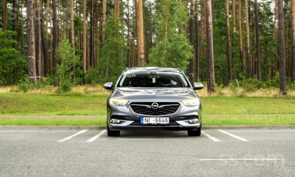 Opel Insignia 2017 Rīga vietnē Pelēks Opel Insignia 2017 Rīga, ar dzinēja tilpumu 2.00 L un nobraukumu 253 tūkst. km par 7590 €, foto 4 vietnē AUTOMOTO.COM.LV