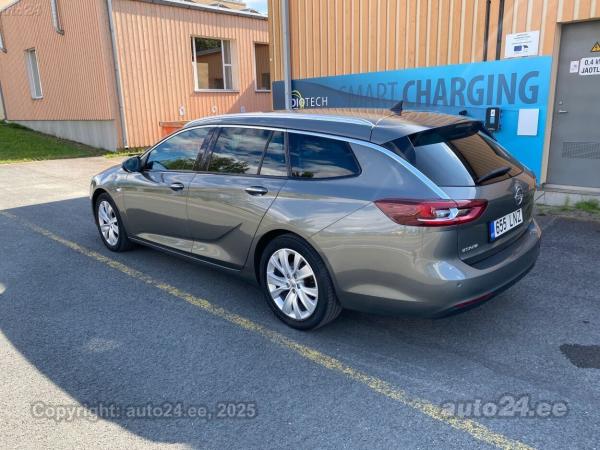 Grey Opel Insignia 2018 in Tartu, with an engine capacity of 1.60 L and mileage of 148 thousand km for 11444 €, photo 3 on AUTOMOTO.COM.LV