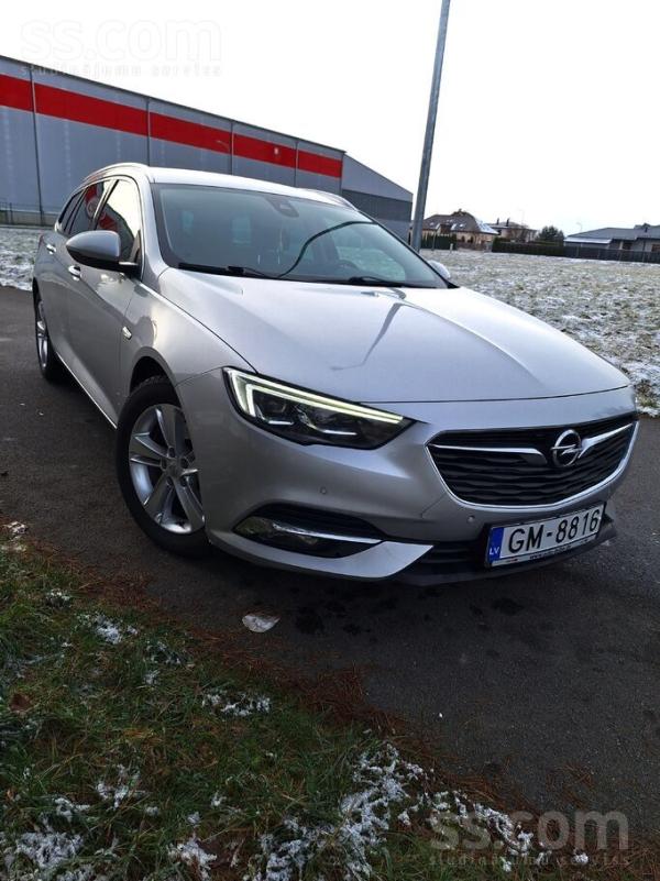 Grey Opel Insignia 2018 in Riga, with an engine capacity of 2.00 L and mileage of 238 thousand km for 10290 €, photo 1 on AUTOMOTO.COM.LV