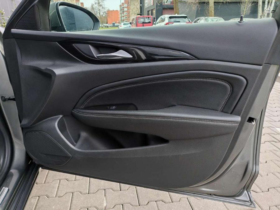 Grey Opel Insignia 2018 in Klaipeda, with an engine capacity of 1.96 L and mileage of 175 thousand km for 11999 €, photo 38 on AUTOMOTO.COM.LV