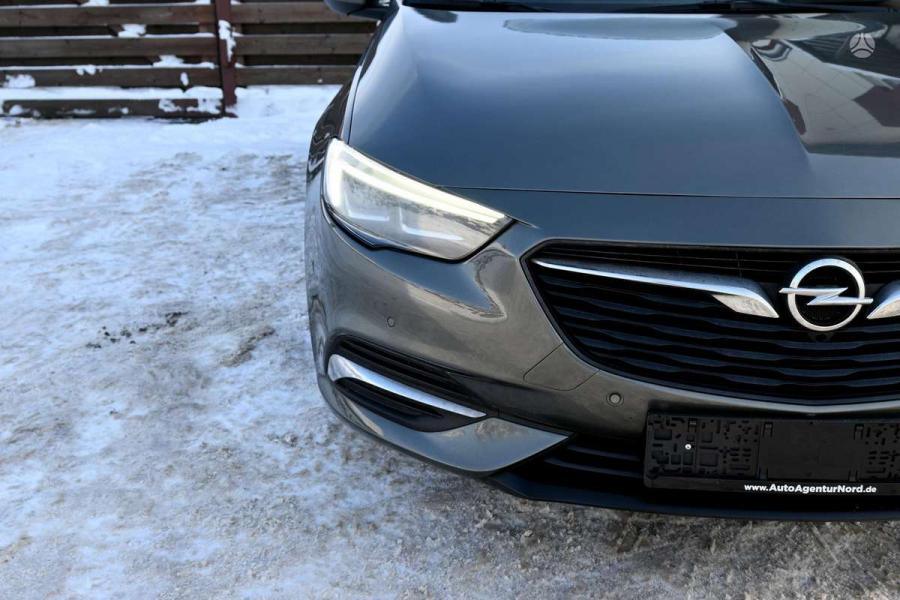 Grey Opel Insignia 2018 in Kretinga, with an engine capacity of 1.96 L and mileage of 167 thousand km for 9799 €, photo 5 on AUTOMOTO.COM.LV