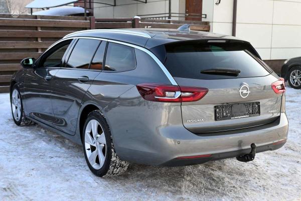 Grey Opel Insignia 2018 in Kretinga, with an engine capacity of 1.96 L and mileage of 167 thousand km for 9799 €, photo 7 on AUTOMOTO.COM.LV