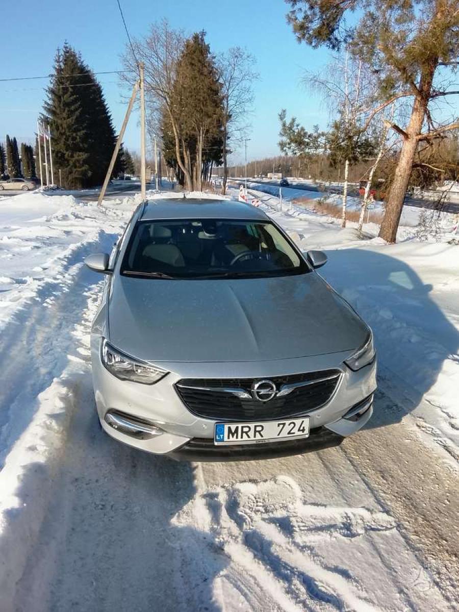 Grey Opel Insignia 2018 in Vilnius, with an engine capacity of 1.60 L and mileage of 104 thousand km for 10500 €, photo 1 on AUTOMOTO.COM.LV