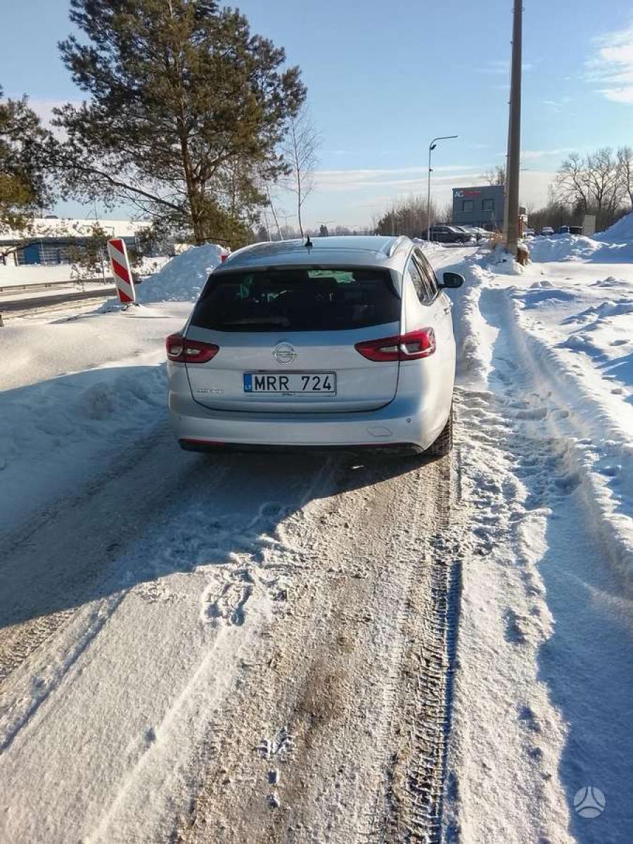 Grey Opel Insignia 2018 in Vilnius, with an engine capacity of 1.60 L and mileage of 104 thousand km for 10500 €, photo 8 on AUTOMOTO.COM.LV