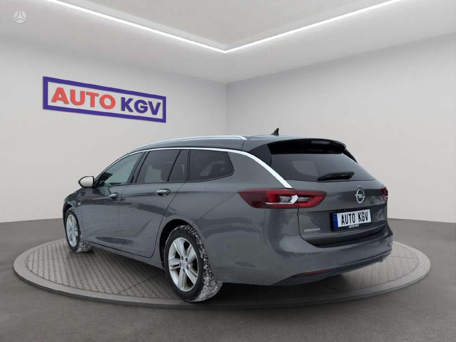 Grey Opel Insignia 2018 in Vilnius, with an engine capacity of 2.00 L and mileage of 274 thousand km for 12499 €, photo 3 on AUTOMOTO.COM.LV