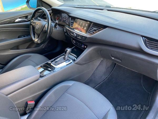 Grey Opel Insignia 2018 in Tartu, with an engine capacity of 1.60 L and mileage of 150 thousand km for 11490 €, photo 11 on AUTOMOTO.COM.LV