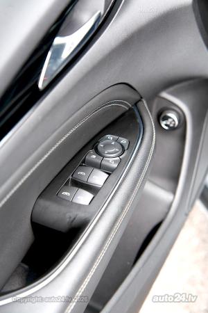 Grey Opel Insignia 2018 in Tallinn, with an engine capacity of 2.00 L and mileage of 116 thousand km for 14490 €, photo 8 on AUTOMOTO.COM.LV